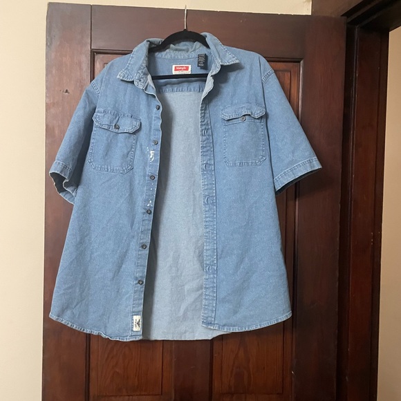 Wrangler | Tops | Vintage Wrangler Denim Short Sleeve Button Up | Poshmark